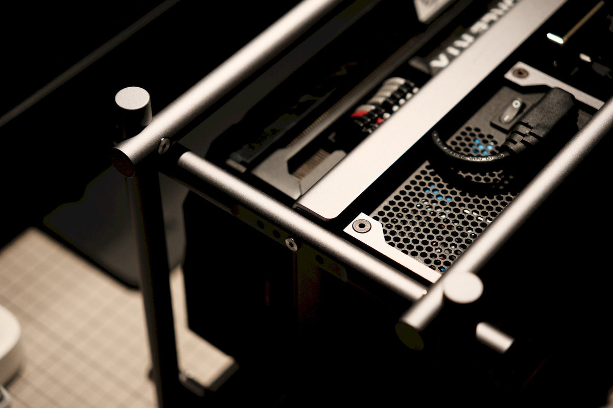 XWORKS 70 xFrame Small Form Factor Open Air A4 Case